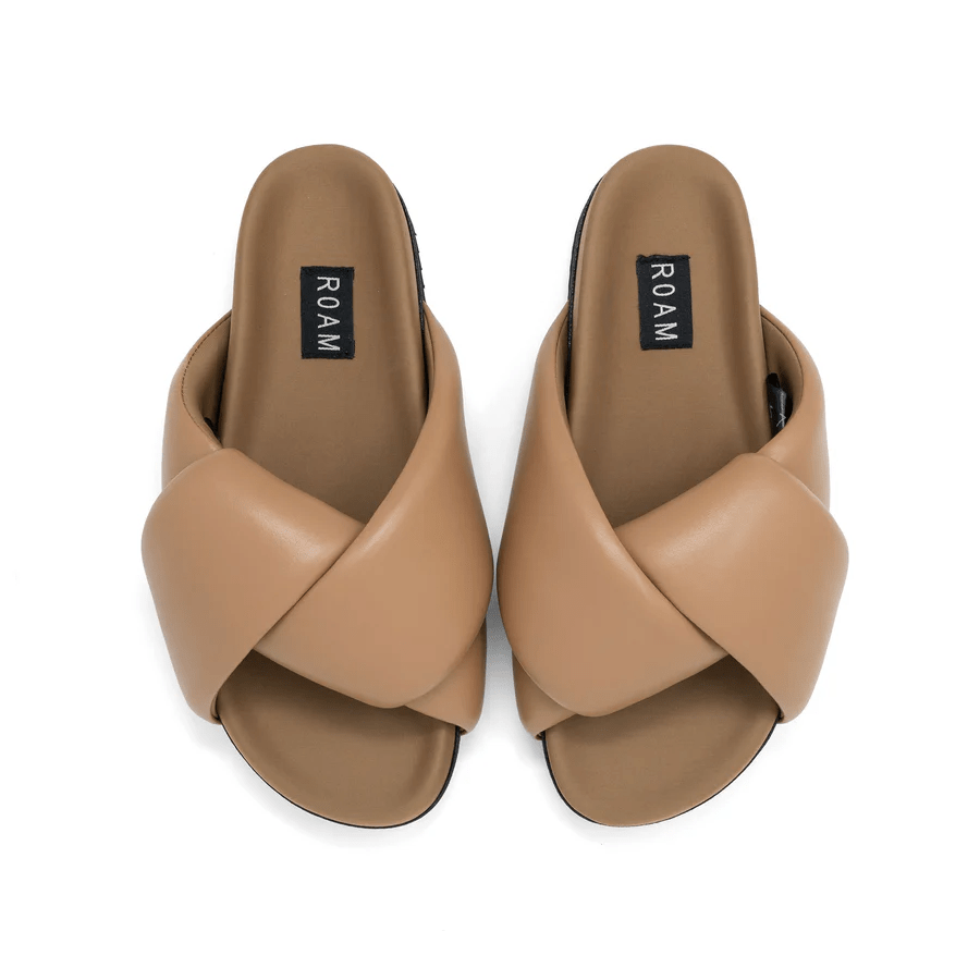 Roam Foldy Puffy Sandals in Dune Vegan Leather – Edit and Co